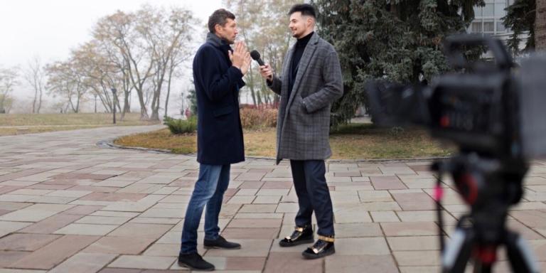 How to Tidy up an Outdoor Interview